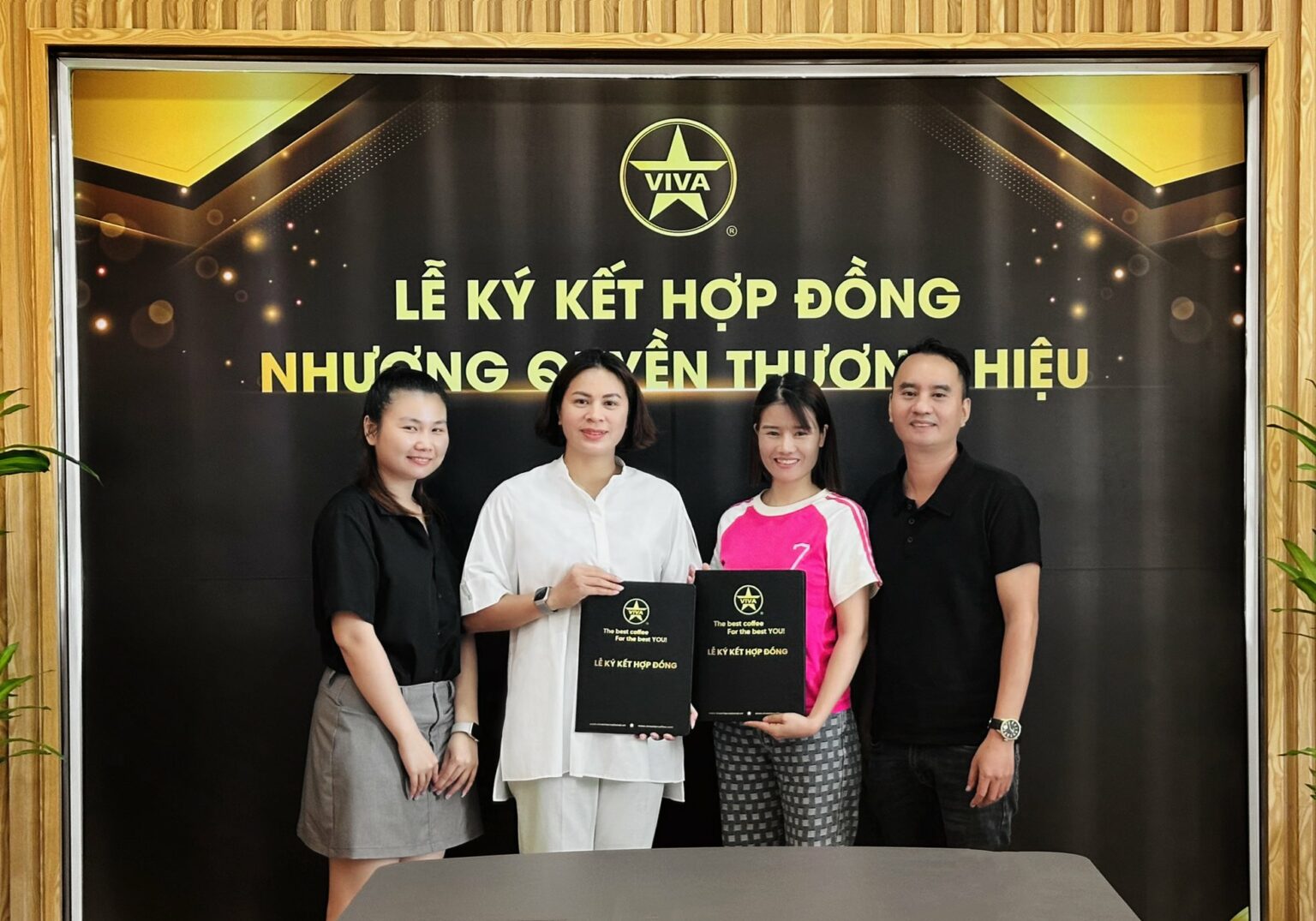 VIVA STAR COFFEE KÝ KẾT NHƯỢNG QUYỀN MỞ CHI NHÁNH MỚI – Viva Group